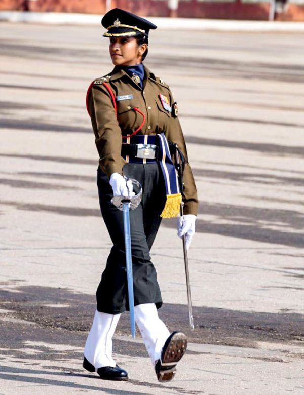Meet These Inspiring Women In Indian Armed Forces | DDE