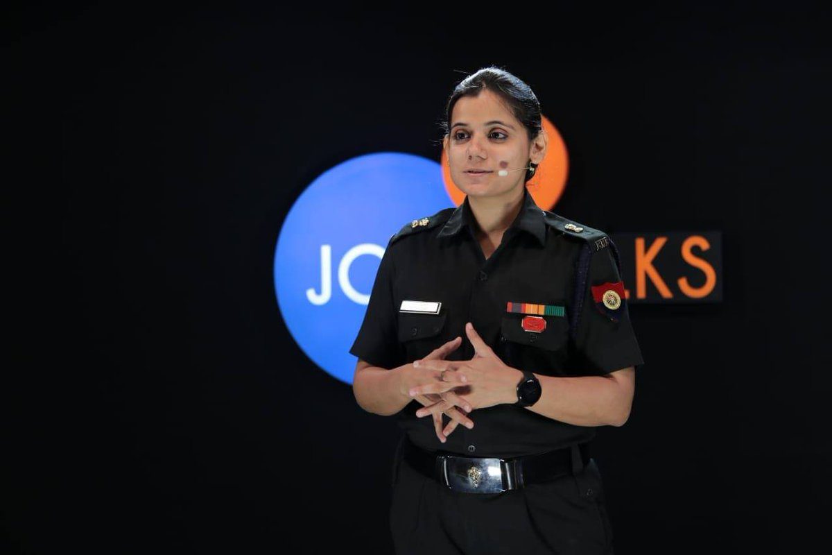 Meet Maj Archie Acharya, Women Behind Indian Army's Social Media | DDE