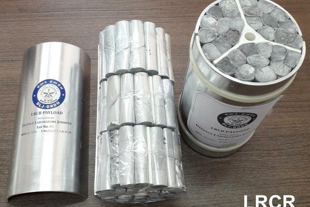 DRDO develops an Advanced Chaff Technology for Indian Navy | DDE