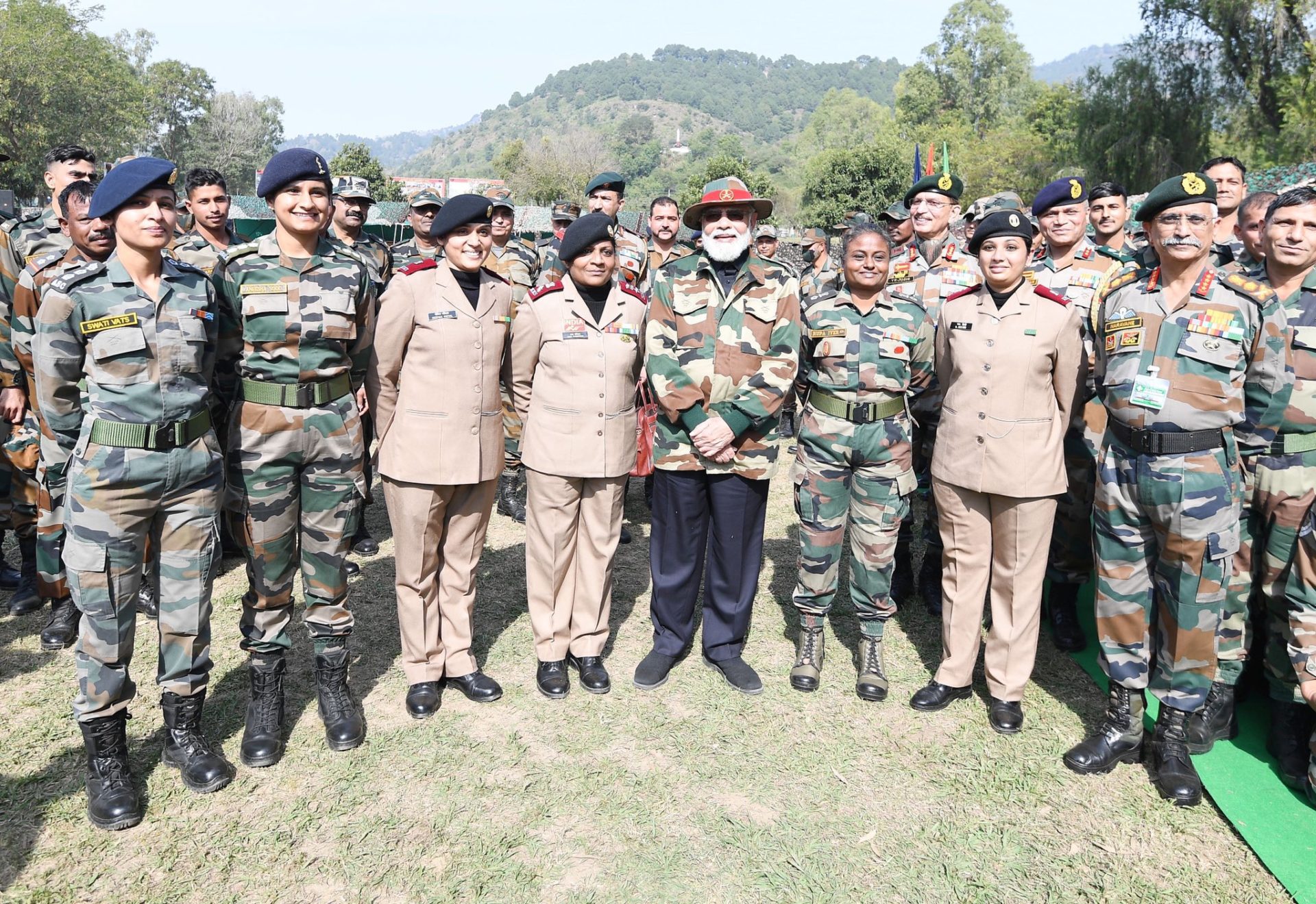 PM Narendra Modi celebrates Diwali with armed forces in Nowshera | DDE