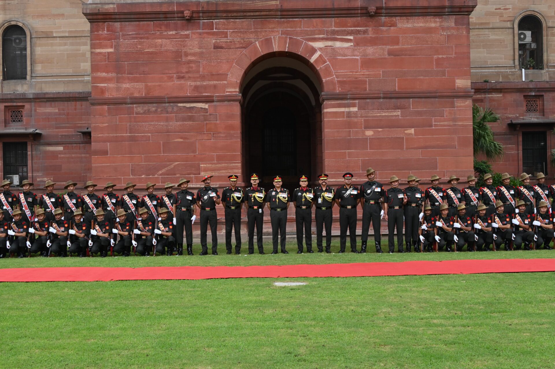 Lt Gen Pushpendra Singh takes over as Vice Chief of Indian Army | DDE